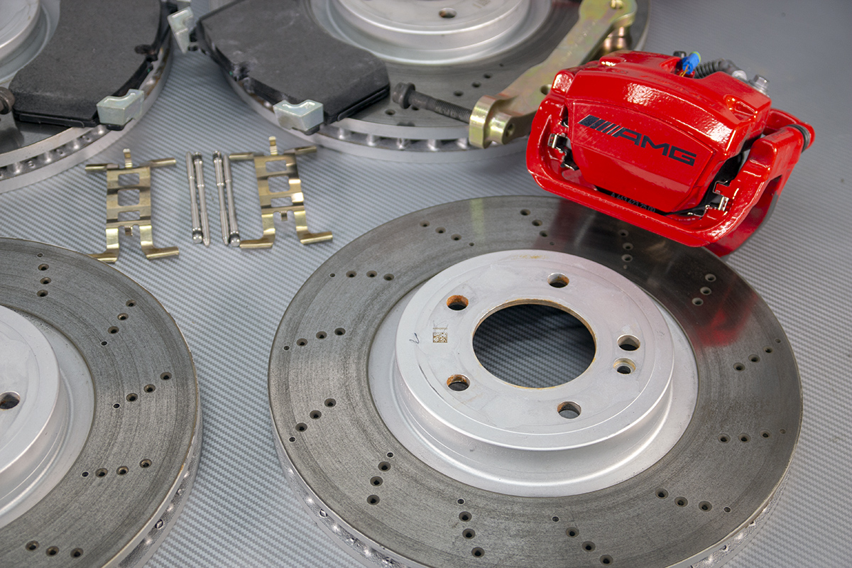 Red AMG Brake System for new Mercedes-Benz G-class - TRONIK.AE
