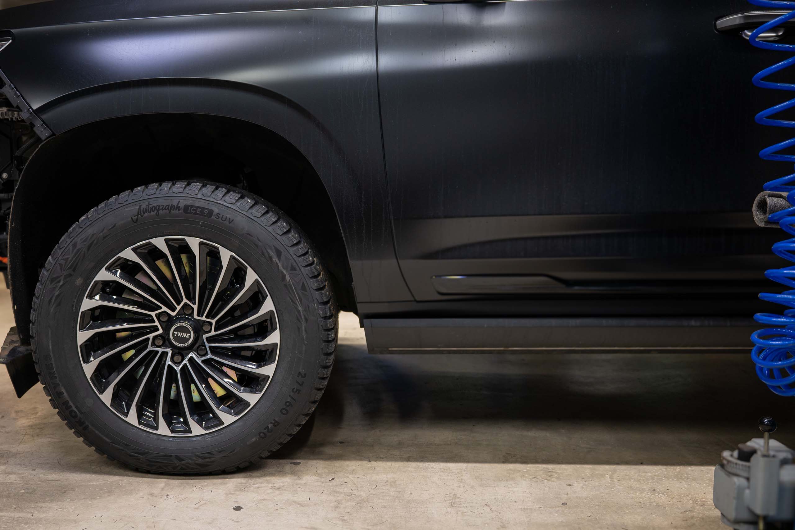 Cadillac Escalade → Brake system - TRONIK.AE