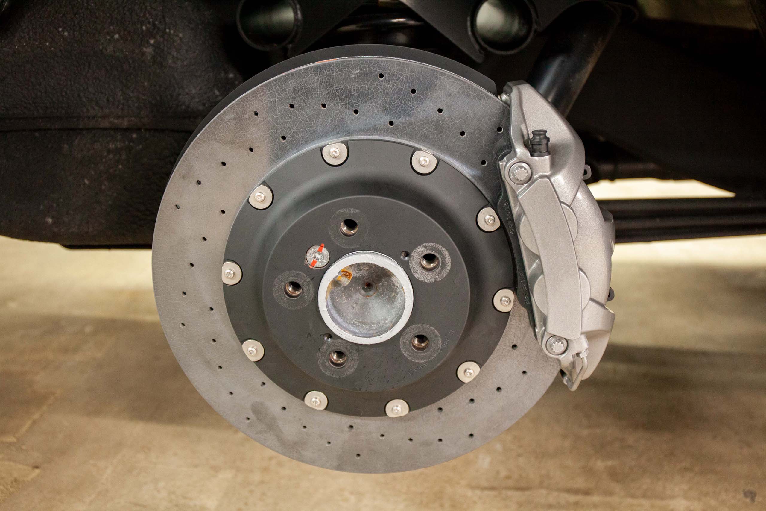 Mercedes-Benz G-class → Carbon ceramic brake system - TRONIK.AE