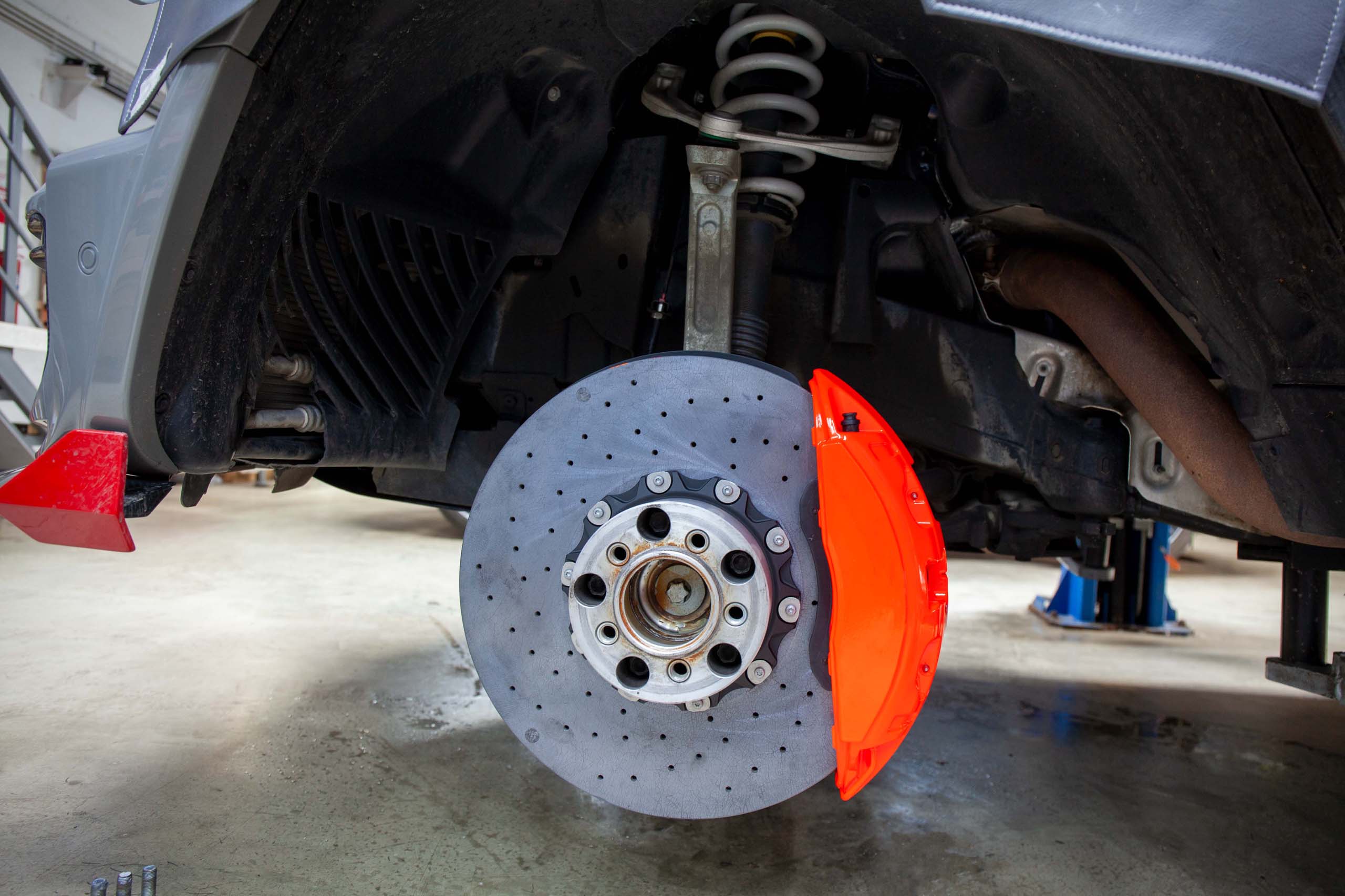 Mercedes-Benz G-class → Carbon ceramic brake system - TRONIK.AE