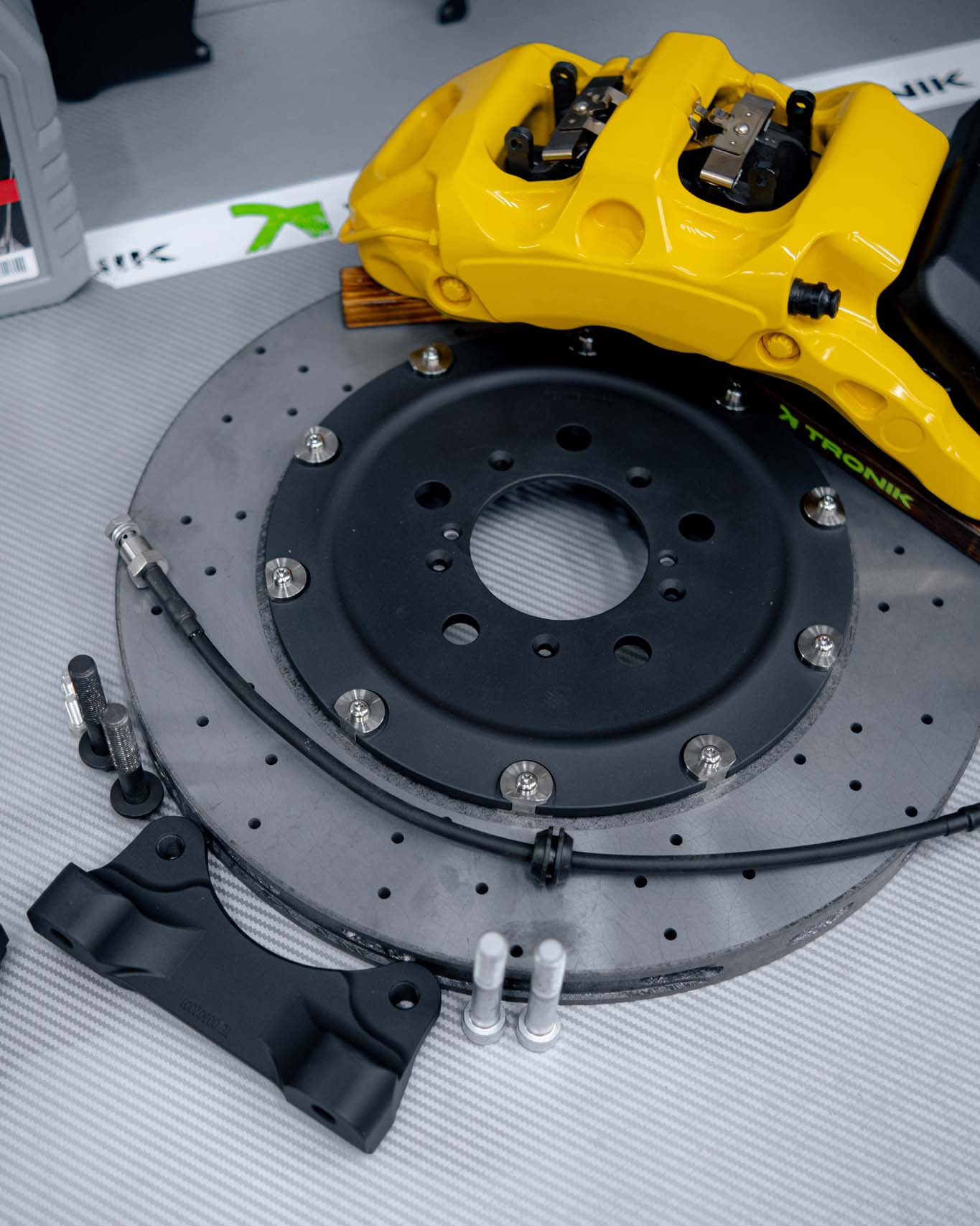 Lamborghini Urus → Carbon ceramic brake system - TRONIK.AE